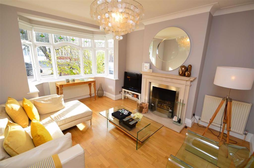 Mighell Avenue, Redbridge, IG4 4 bed terraced house - £650,000