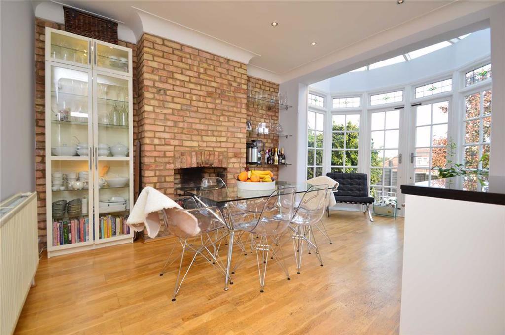 Mighell Avenue, Redbridge, IG4 4 bed terraced house - £650,000