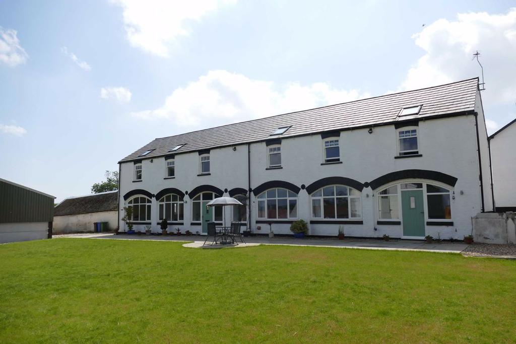 Springdale Farm, Rudston 5 bed detached house - £1,300 pcm (£300 pw)