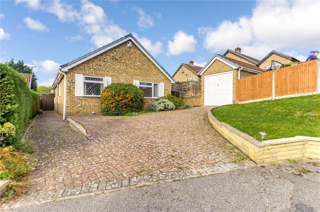 Broom Close, Calcot, Reading, RG31 3 bed bungalow - £385,000