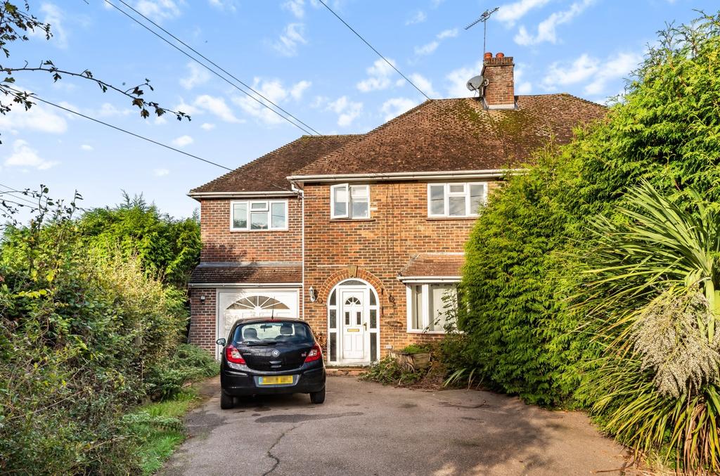 Wellers Cottages, Faygate Lane... 4 bed semi-detached house - £420,000