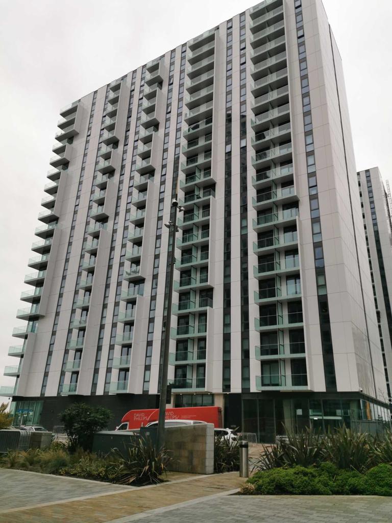 Salford Quays Flat - £895 pcm (£207 pw)