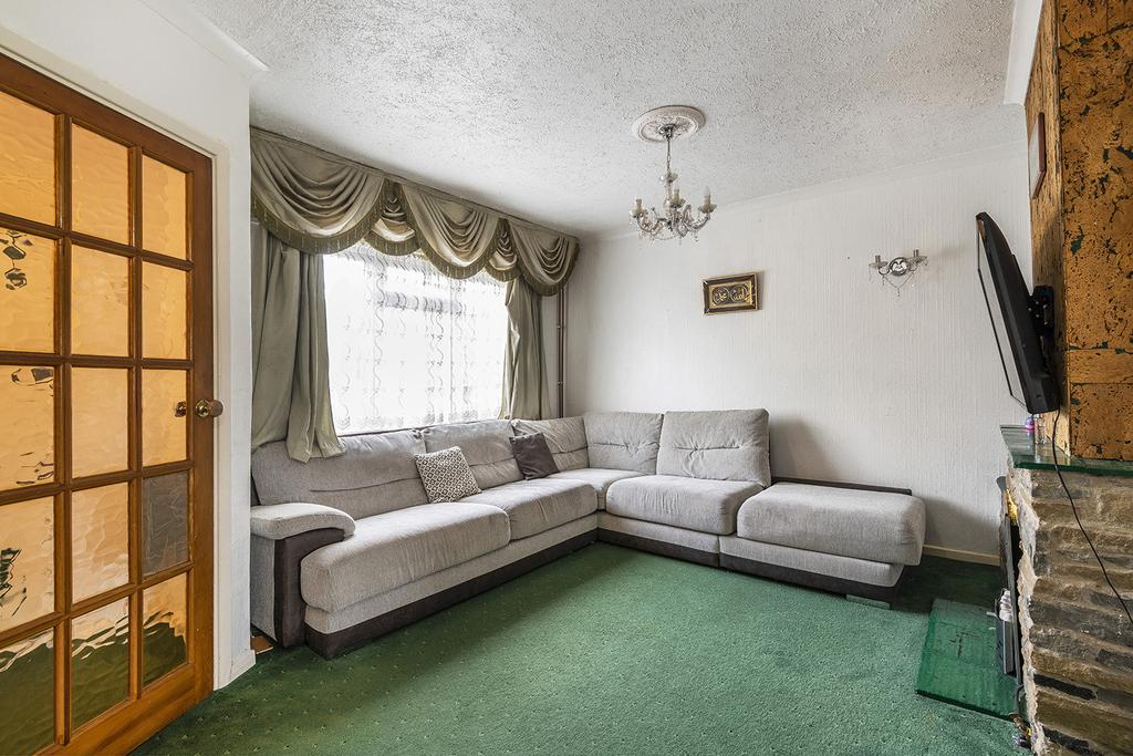 Princes Avenue, Dartford, Kent, DA2 2 bed terraced house - £280,000