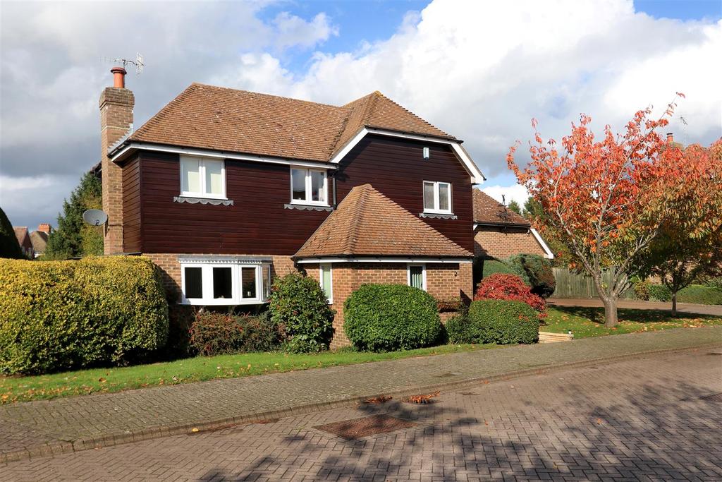 St. Marys Close, Laddingford, Maidstone 4 bed detached house - £600,000