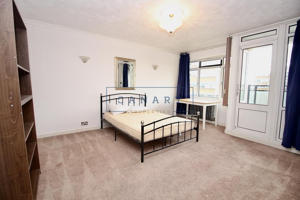 Bramwell House, Churchill Gardens... 3 bed flat - £1,733 pcm (£400 pw)