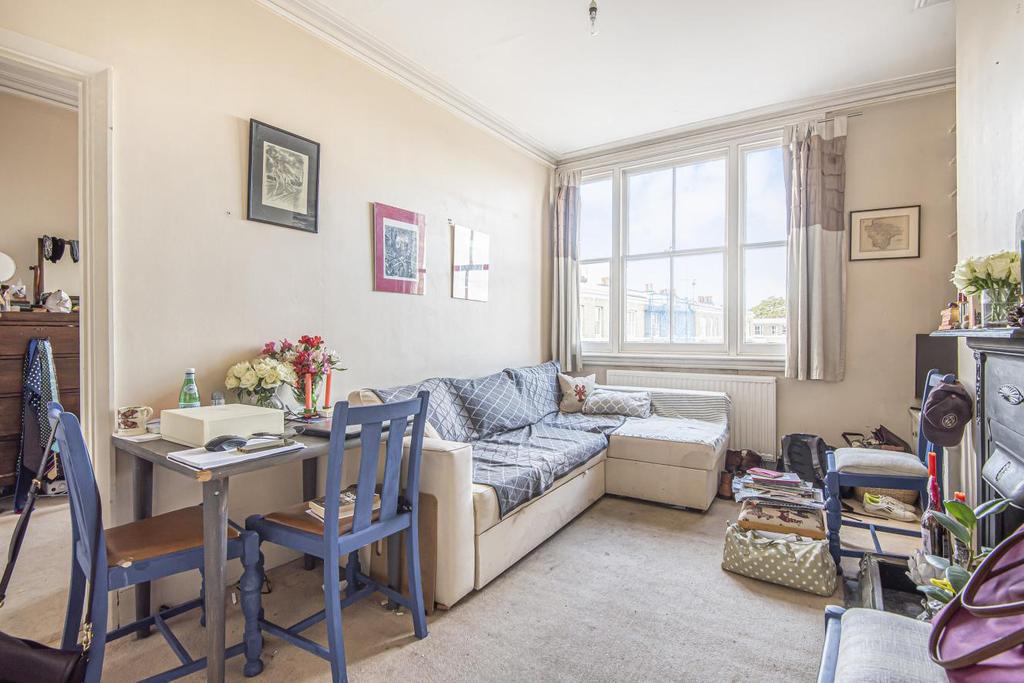 Westcroft Square, Hammersmith 1 bed flat - £350,000