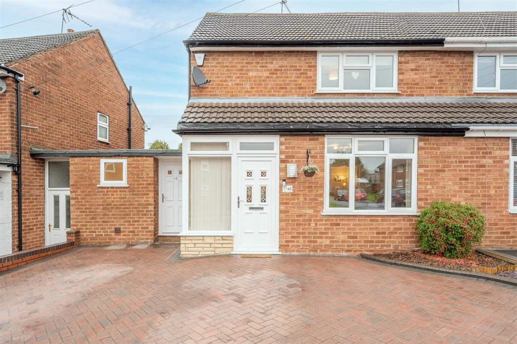 Old Hawne Lane Halesowen B63 3tb 2 Bed Semi Detached House £175 000