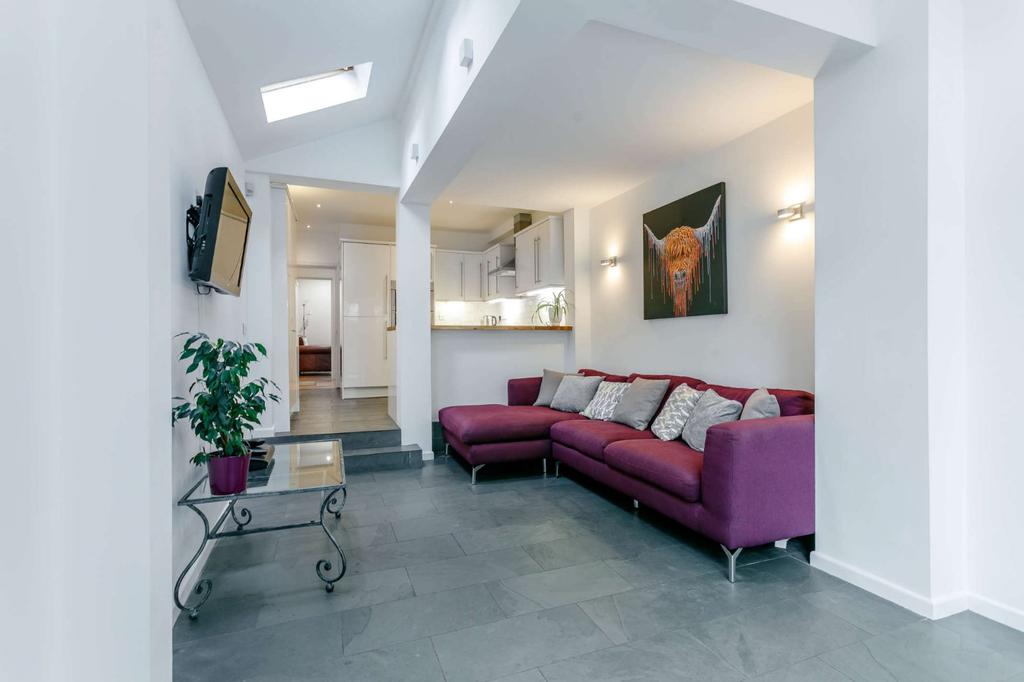 George Road, Guildford 4 bed end of terrace house - £625,000