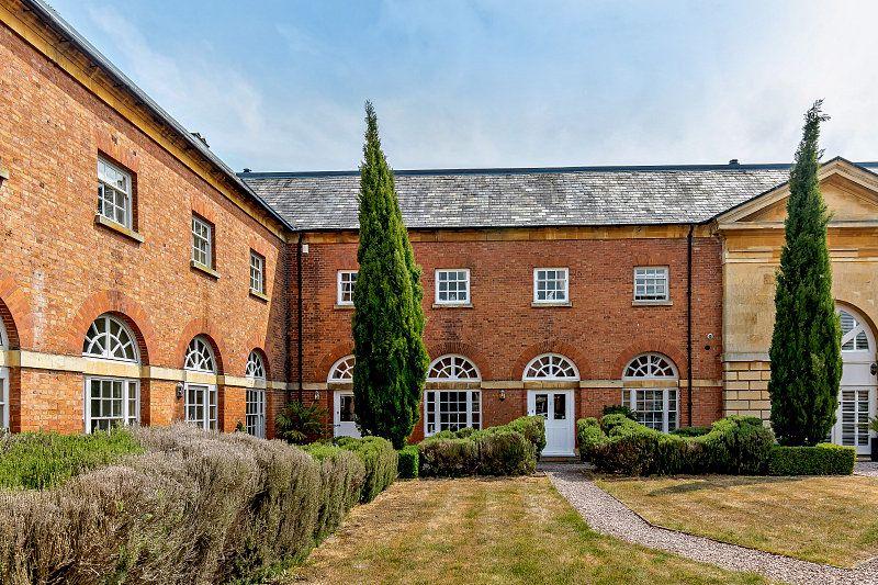 Dunstall Court, Croome D'abitot 4 bed character property - £700,000