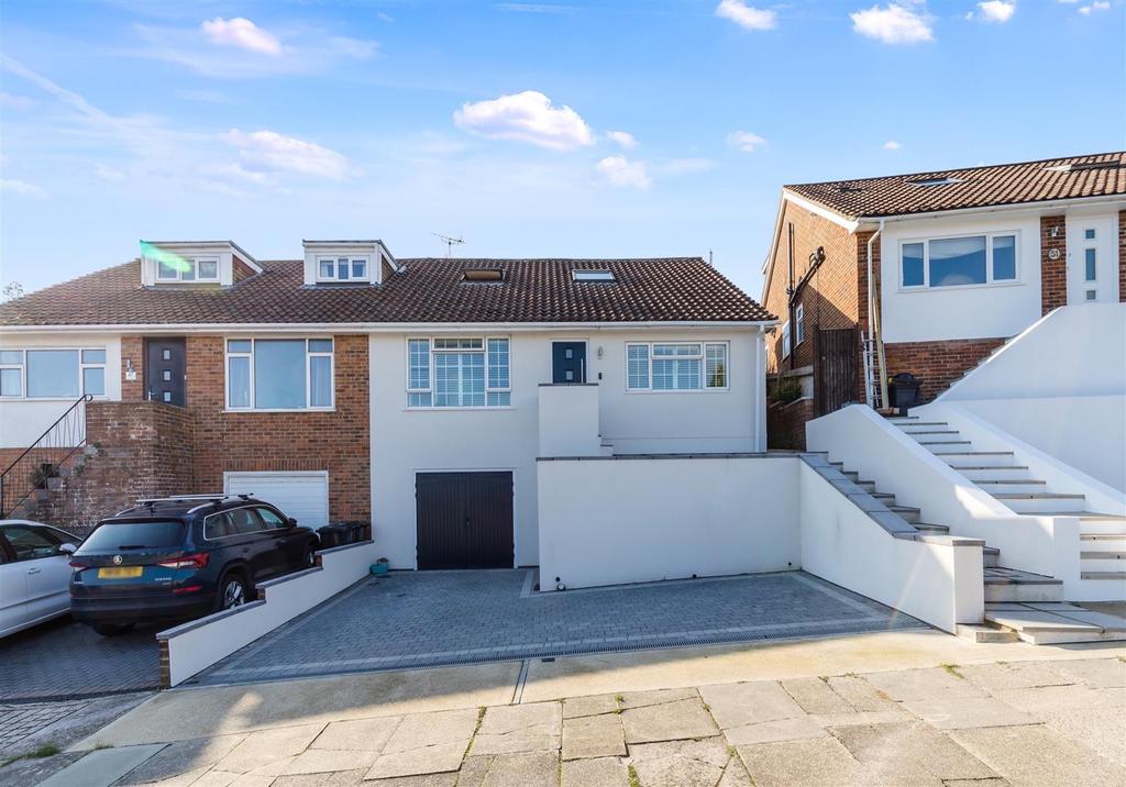 Westdene Drive, Brighton 4 bed semi-detached bungalow - £550,000