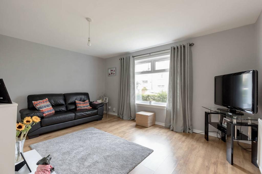 64/1 Rankin Drive, Newington, EH9 3DJ 2 bed ground floor flat - £180,000