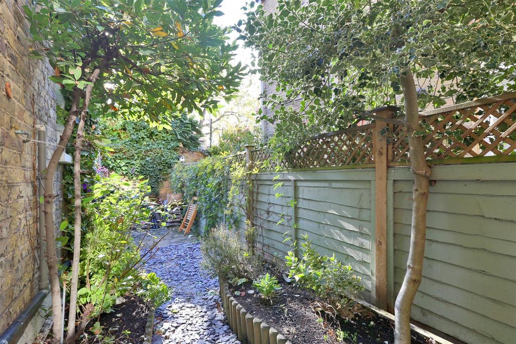 Princess May Road, Stoke Newington, N16 1 bed house - £500,000