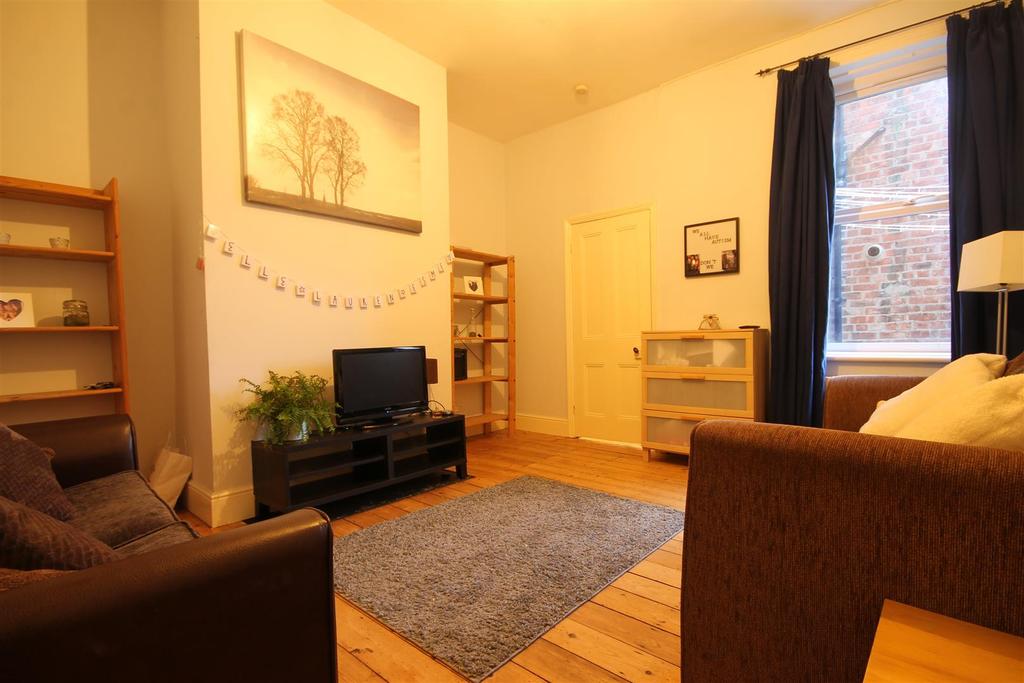 Deuchar Street House Share, Jesmond 3 bed flat - £1,121 pcm (£259 pw)