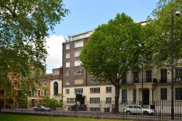 Hyde Park, London, W2 3 bed flat - £1,600,000