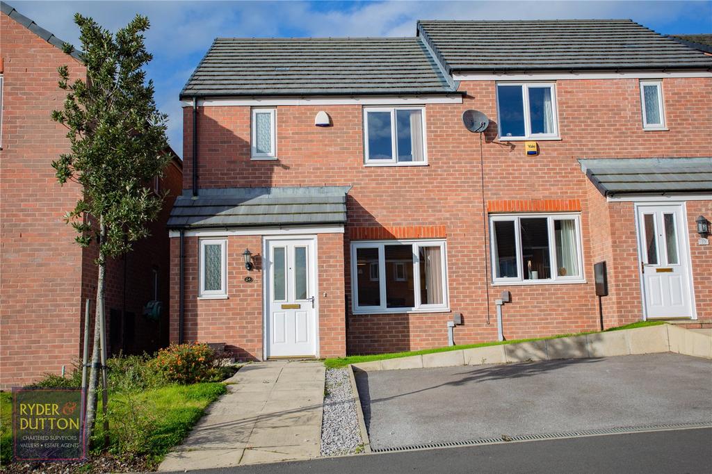 Father Ryan Drive, Heywood, OL10 3 bed semi-detached house - £142,500