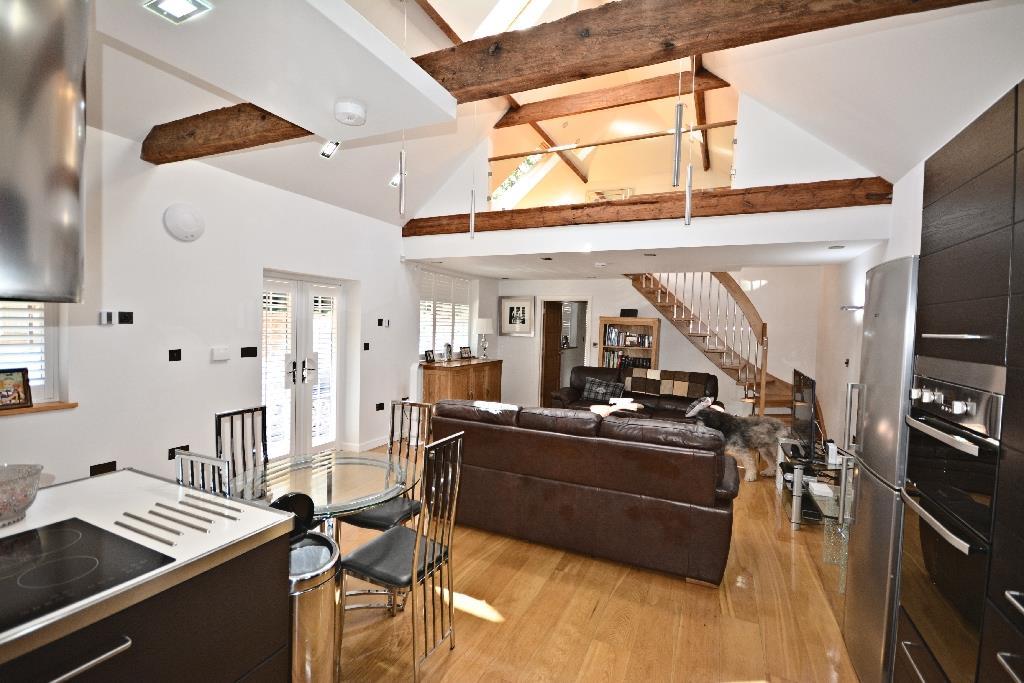 Parkgate Studios, Catsfield 2 bed semi-detached house - £425,000