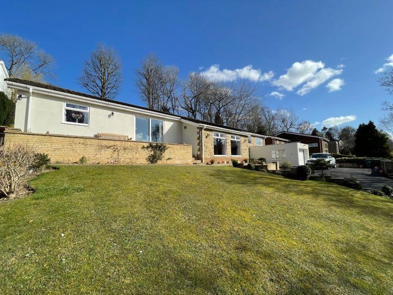 Valley Drive, Yarm, TS15 9JQ 5 bed detached house - £599,975