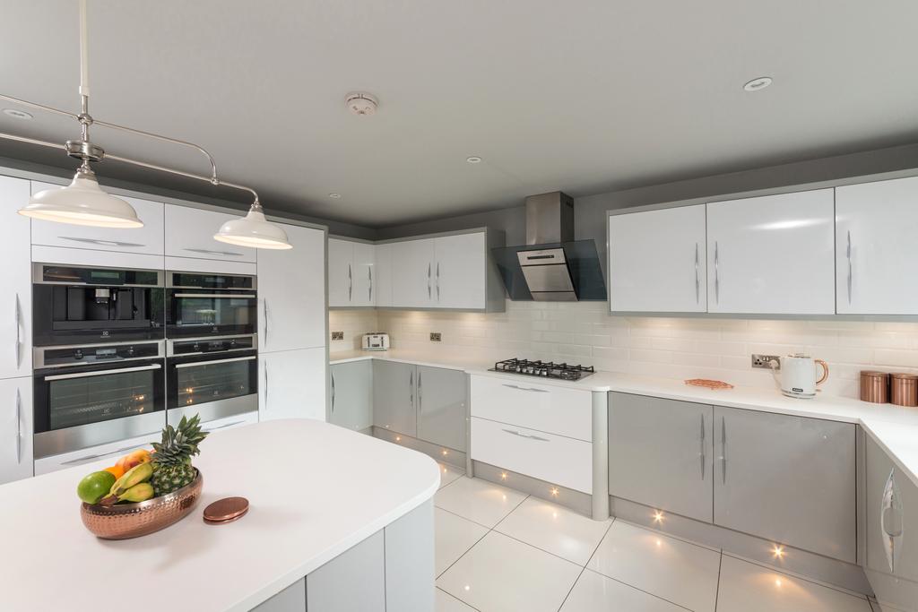 Middle Drive, Darras Hall, Ponteland... 5 bed detached house - £899,995