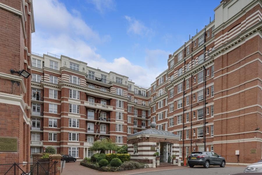 RODNEY COURT, 6-8 MAIDA VALE, W9 1TJ 3 bed apartment - £995,000