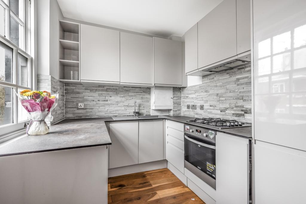 Matthias Road Mildmay N16 2 bed flat - £1,700 pcm (£392 pw)