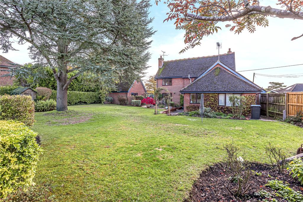 South Road, Alresford, Hampshire, SO24 4 bed detached house - £890,000