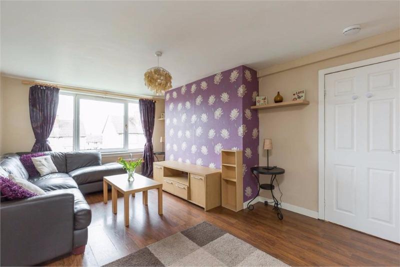 Oxgangs Row, Oxgangs, Edinburgh, EH13 2 bed flat - £1,050 pcm (£242 pw)