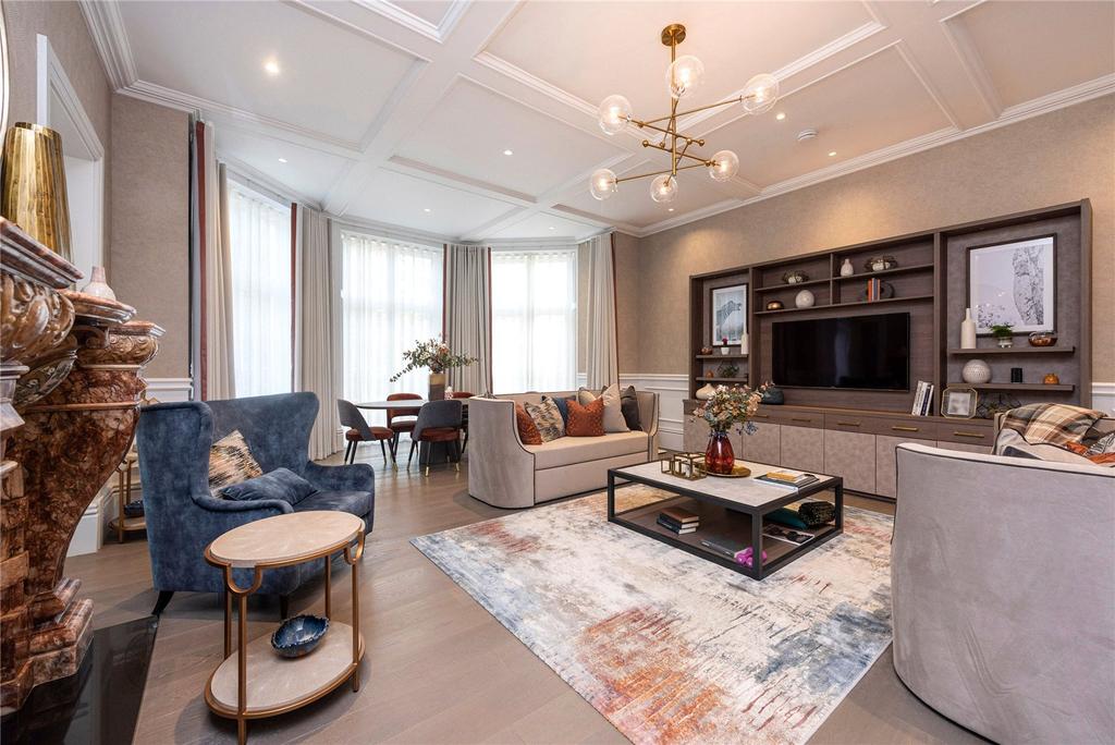 Latchmere House, 5 Barrons Chase... 2 bed flat