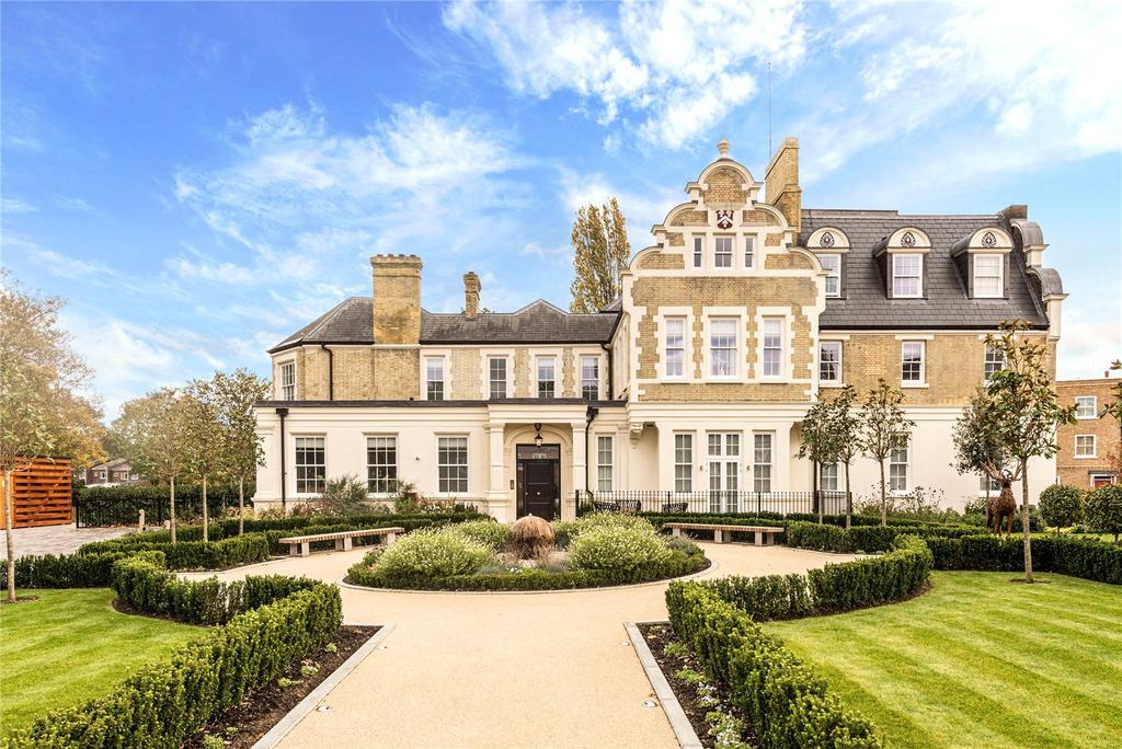 Latchmere House, 5 Barrons Chase... 2 bed flat