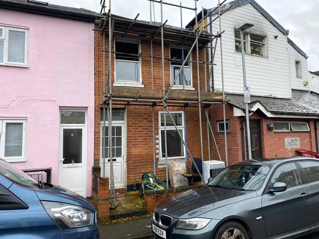 Upper Crown Street, Reading... 3 bed terraced house - £210,000