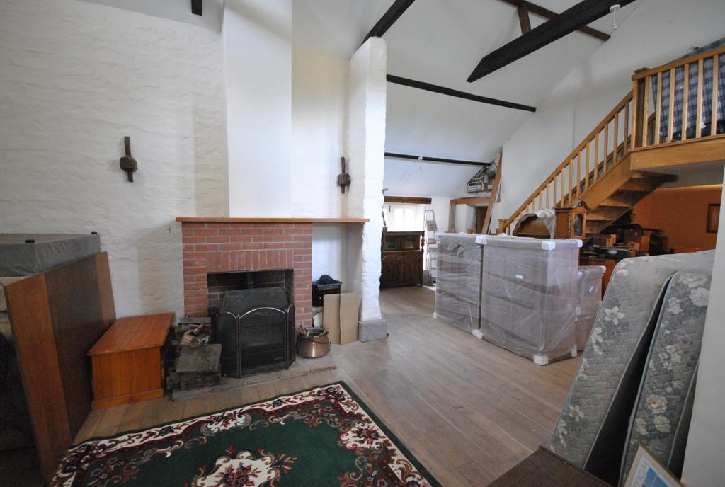Burston Road, Dickleburgh 4 bed barn conversion - £350,000