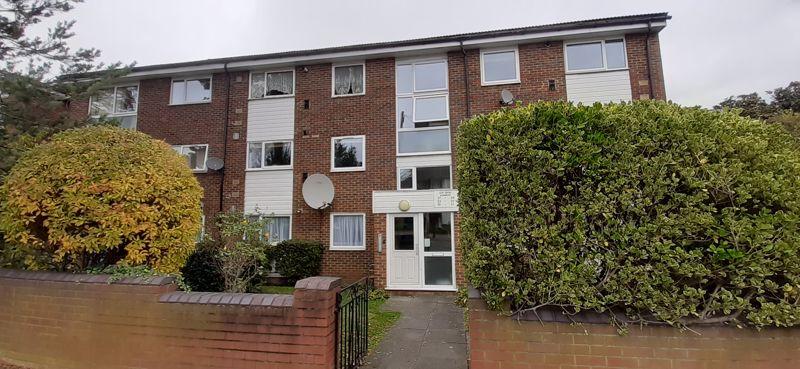 TWO BEDROOM, Leaf Grove, London 2 bed property - £180,000