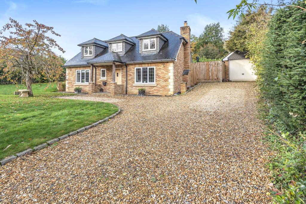Gasden Copse, Witley, Godalming, GU8 3 bed detached house - £895,000