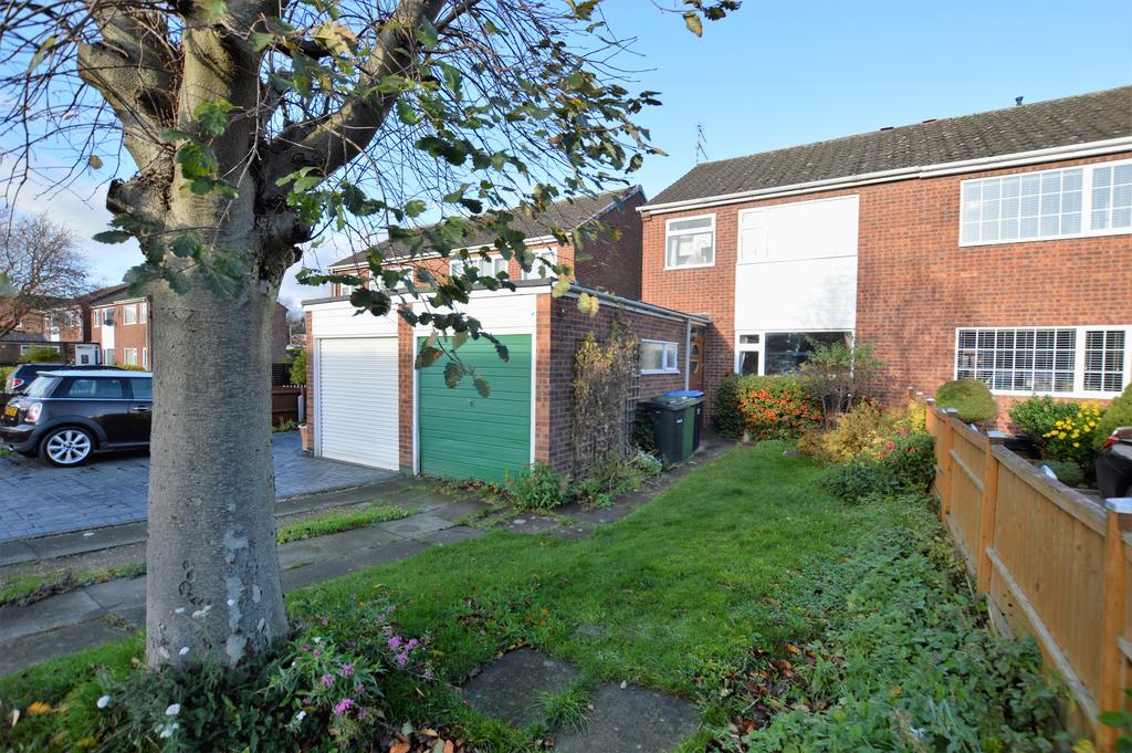 Priest Meadow, Fleckney, Leicester 3 bed semi-detached house - £220,000