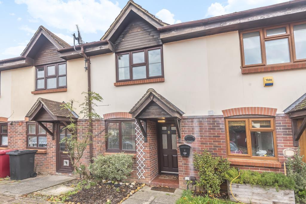 Burnham, Slough, Berkshire, SL2, SL2 2 bed terraced house - £300,000
