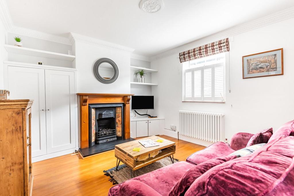 Palace Road, Bromley 2 bed cottage - £380,000
