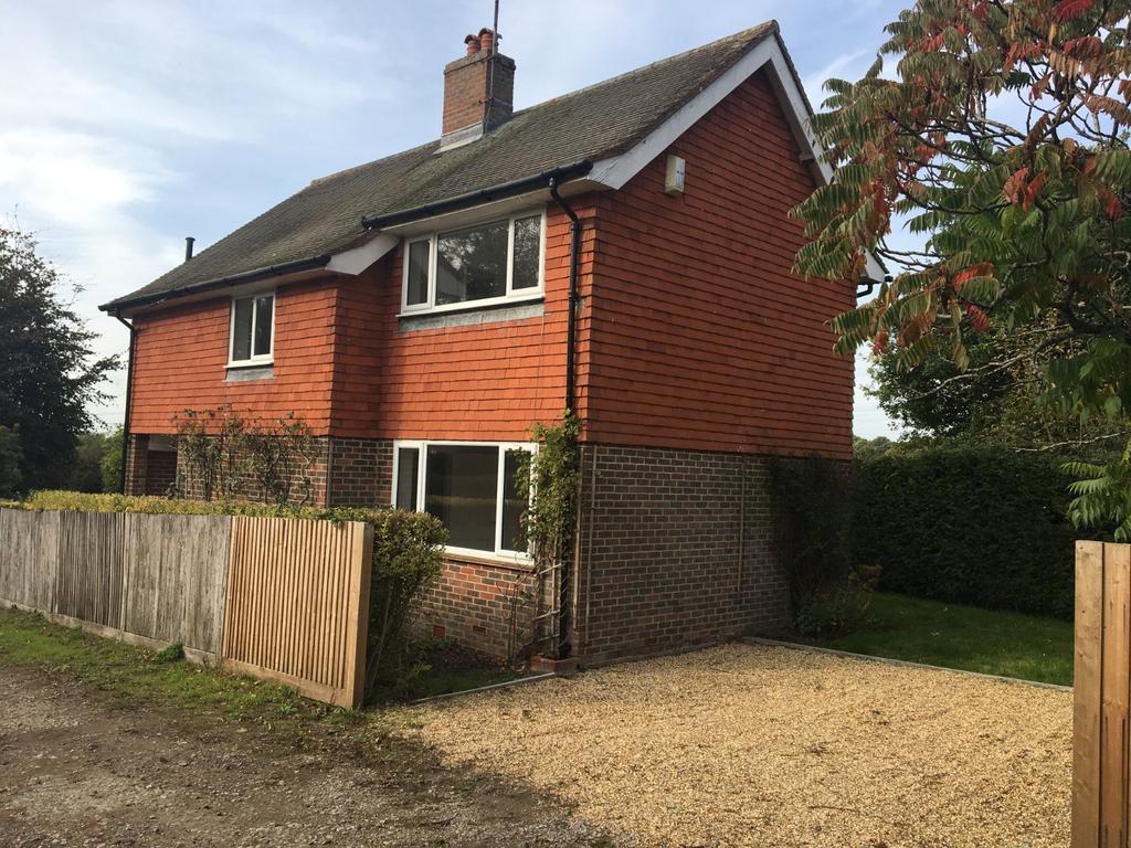 Fletching, Uckfield 3 bed detached house - £1,800 pcm (£415 pw)