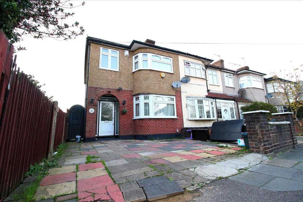 Park Lane Chadwell Heath Romford 3 Bed End Of Terrace House £1 600