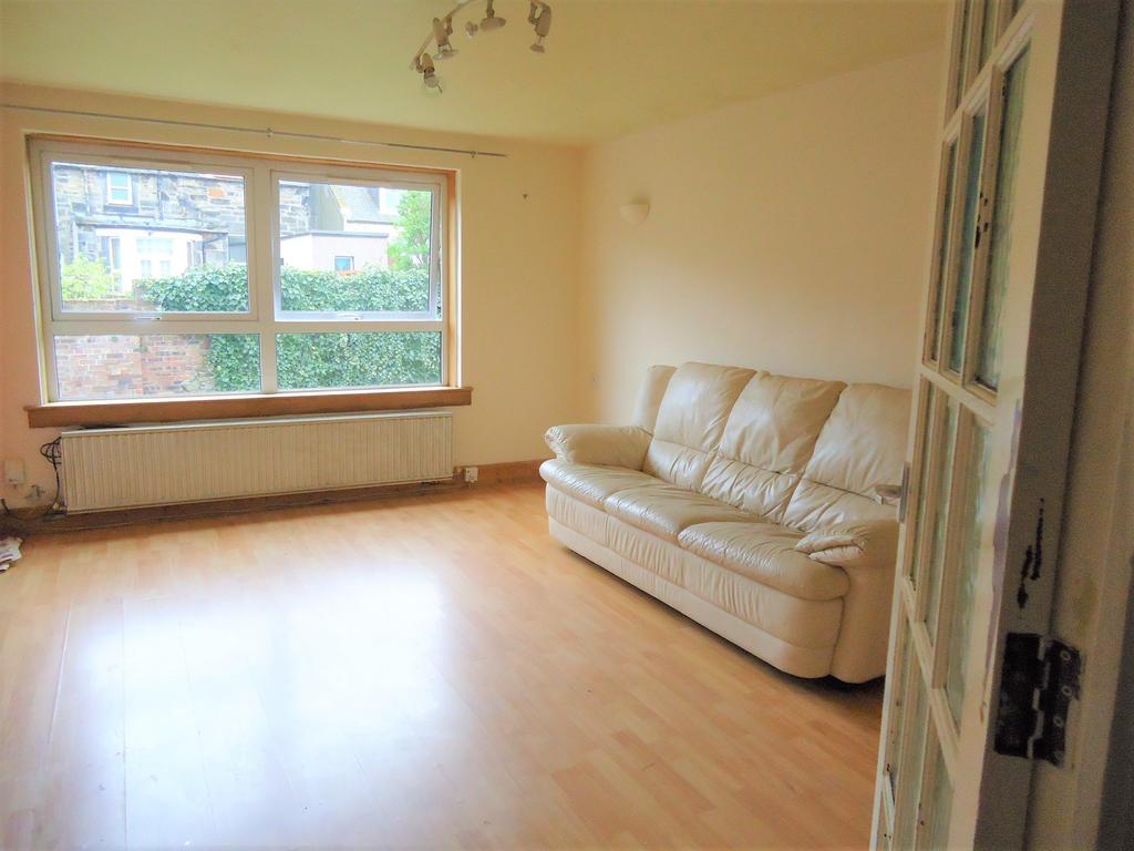 Primrose Street Edinburgh EH6 8DJ ... 3 bed flat - £725 pcm (£167 pw)