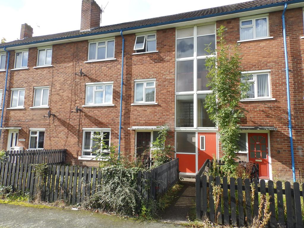 Sutton Way, Great Sutton, Ellesmere... 3 bed maisonette - £80,000