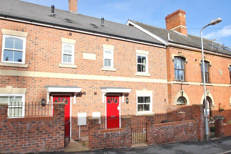 Casson Place, Henry Street... 3 bed terraced house - £925 pcm (£213 pw)