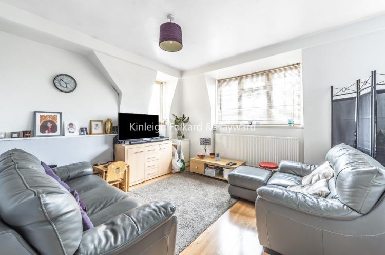 Dunfield Road London SE6 2 bed flat - £1,150 pcm (£265 pw)