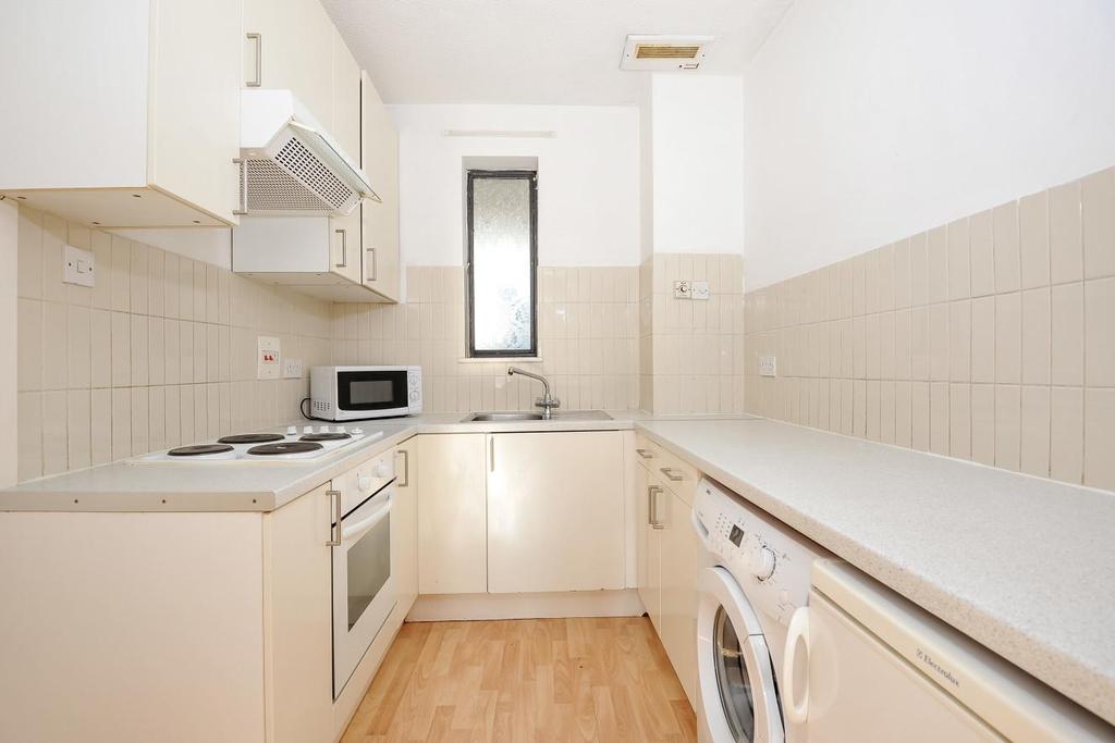 Fife Road, Kingston upon Thames 1 bed flat - £325,000