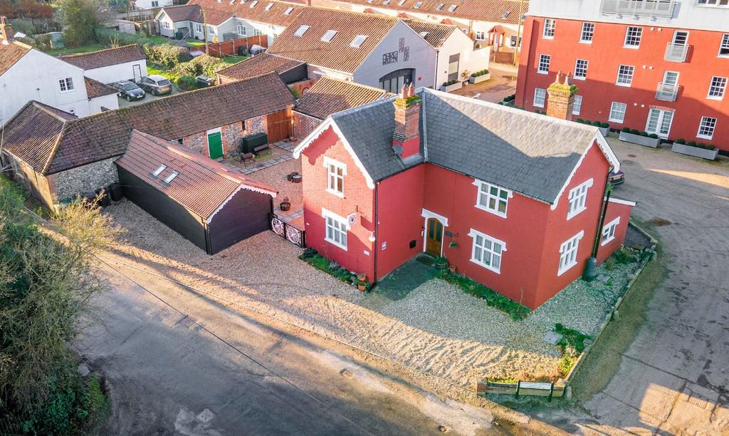 Yaxham 5 bed detached house - £450,000