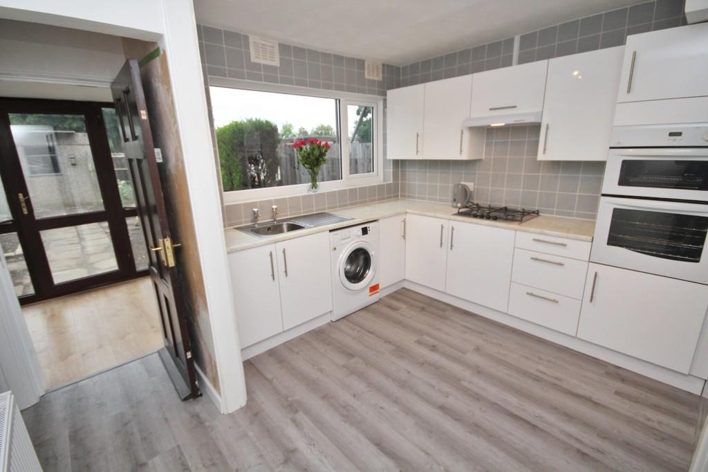 Craigends Avenue, Binley, Coventry 3 bed terraced house - £750 pcm (£ ...