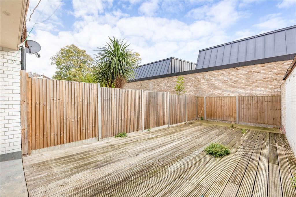 Mitchison Road, London, N1 4 bed maisonette - £475,000