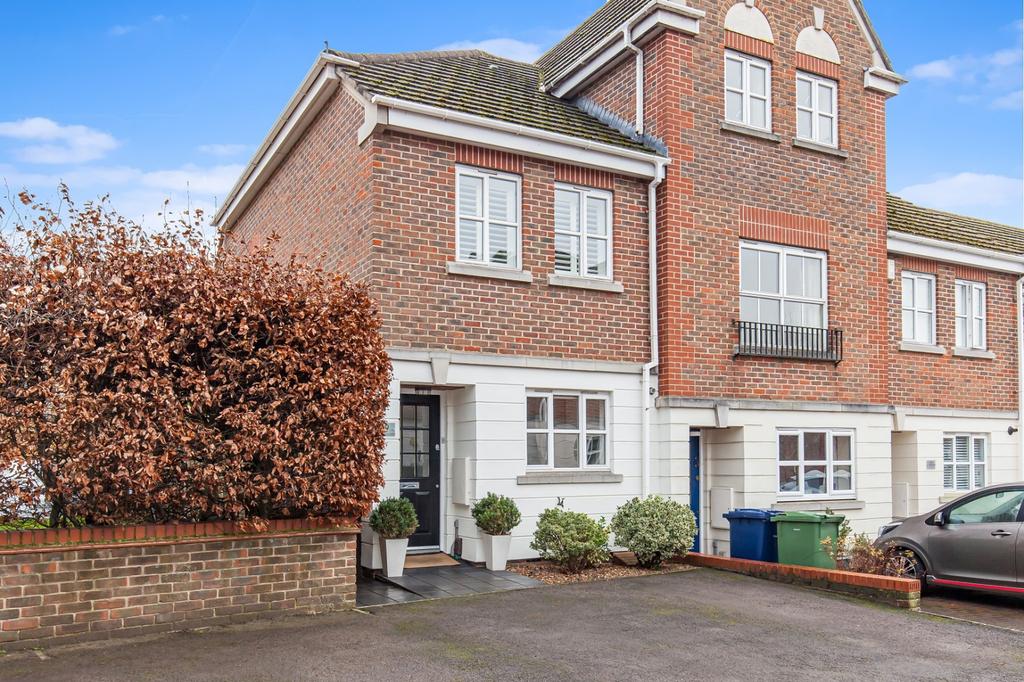 Temple Cowley OX4 2LD 3 bed end of terrace house - £400,000