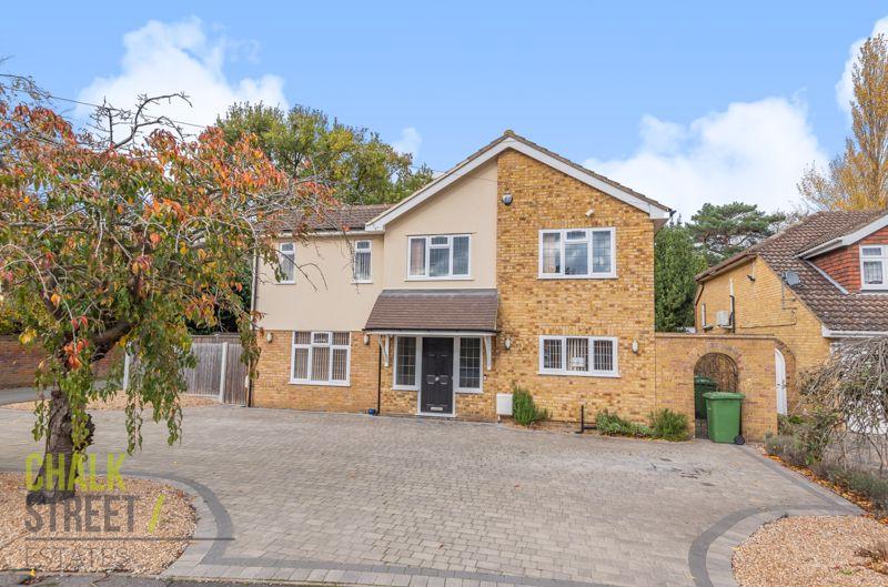Yevele Way, Emerson Park, RM11 4 bed detached house - £1,250,000