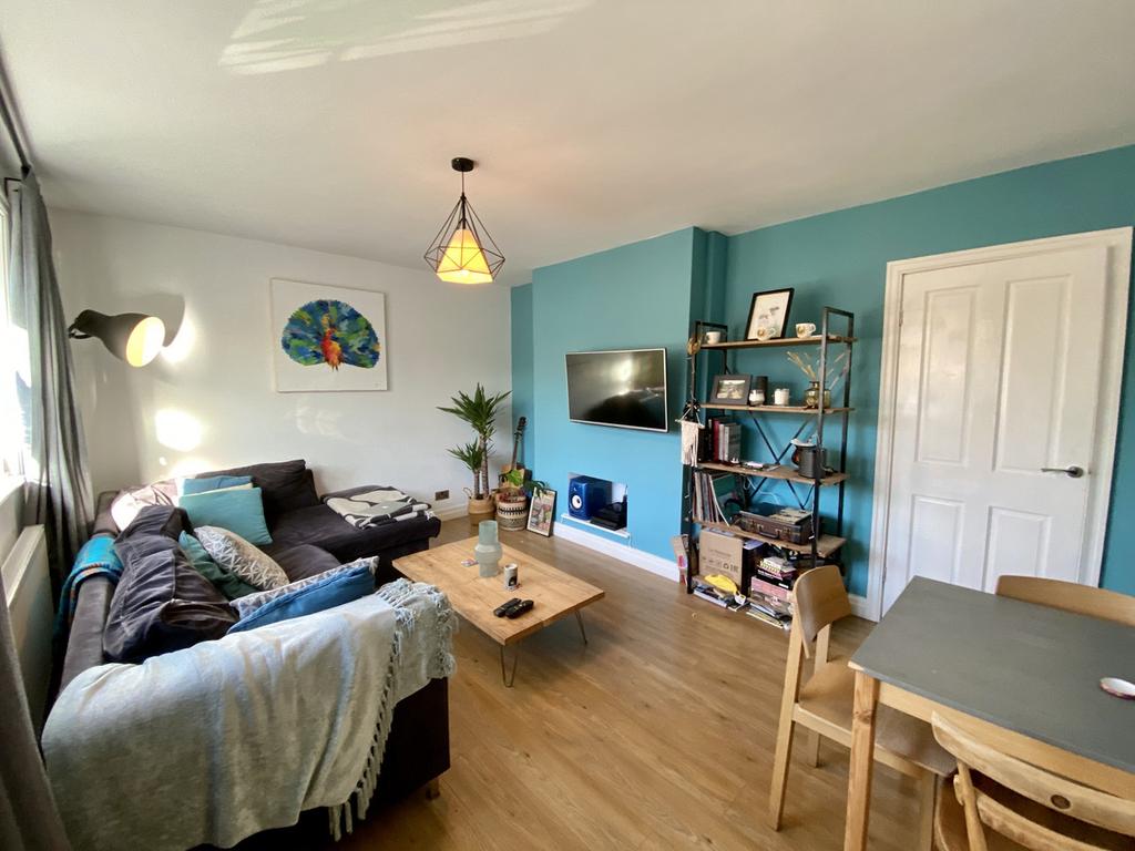 Floyd Avenue, Manchester, M21 7WG 3 bed terraced house - £1,100 pcm (£ ...