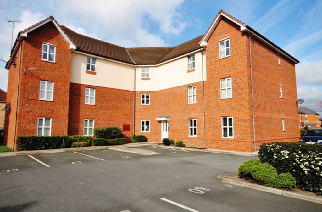 Larne Court, Widnes 2 bed apartment - £615 pcm (£142 pw)