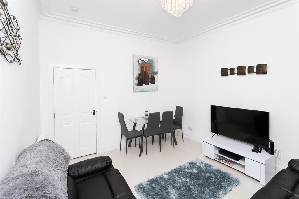Victoria Street, Perth 2 bed flat - £87,950